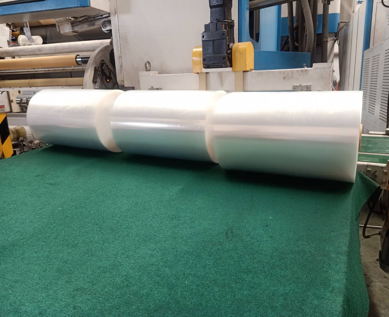 ฟิล์มยืดแบบพันเครื่อง (Machine Roll Stretch Film) 23mic X 50cm X 1500m ...